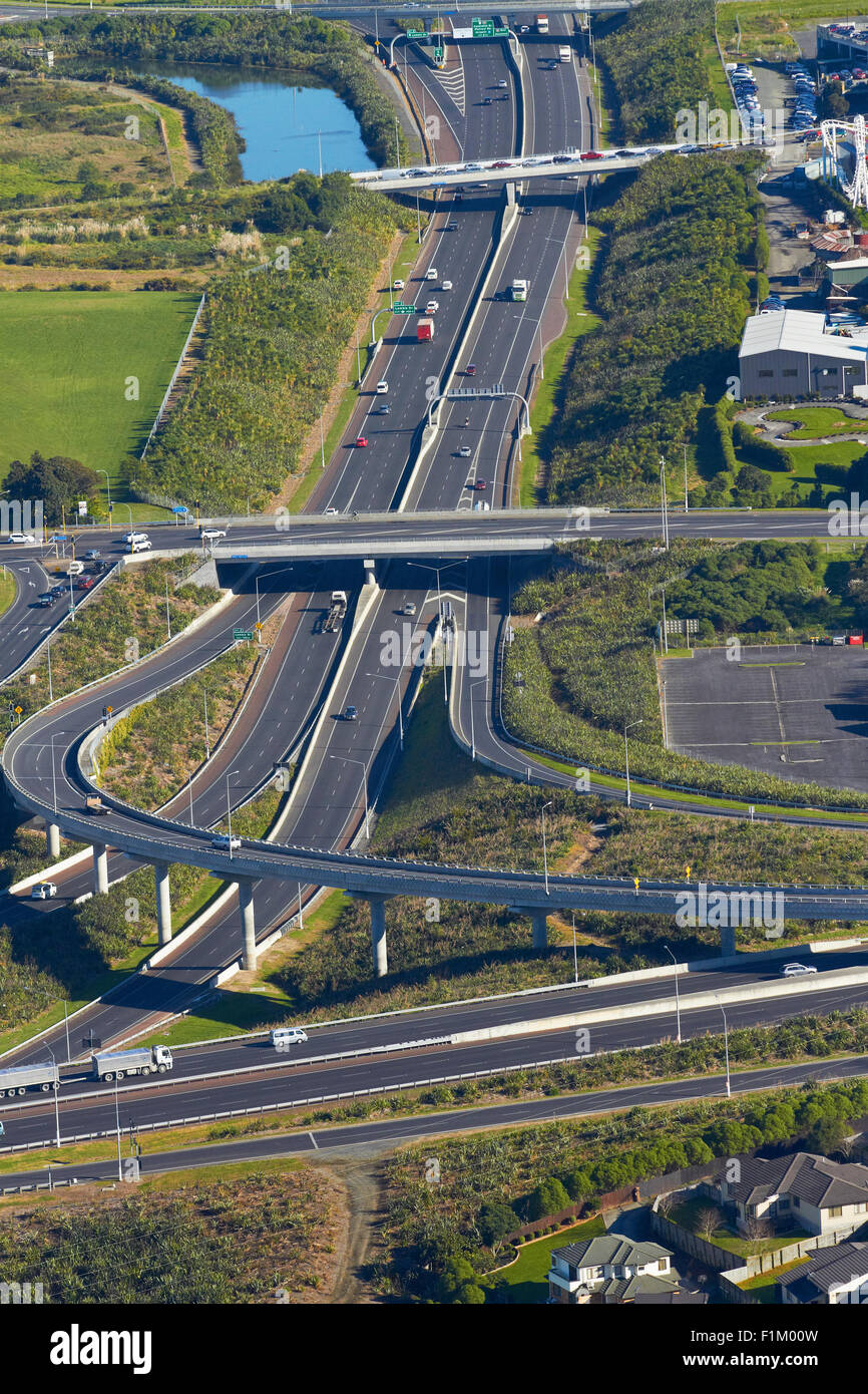 Interchange of South-Western Motorway and Southern Motorway, Manukau ...