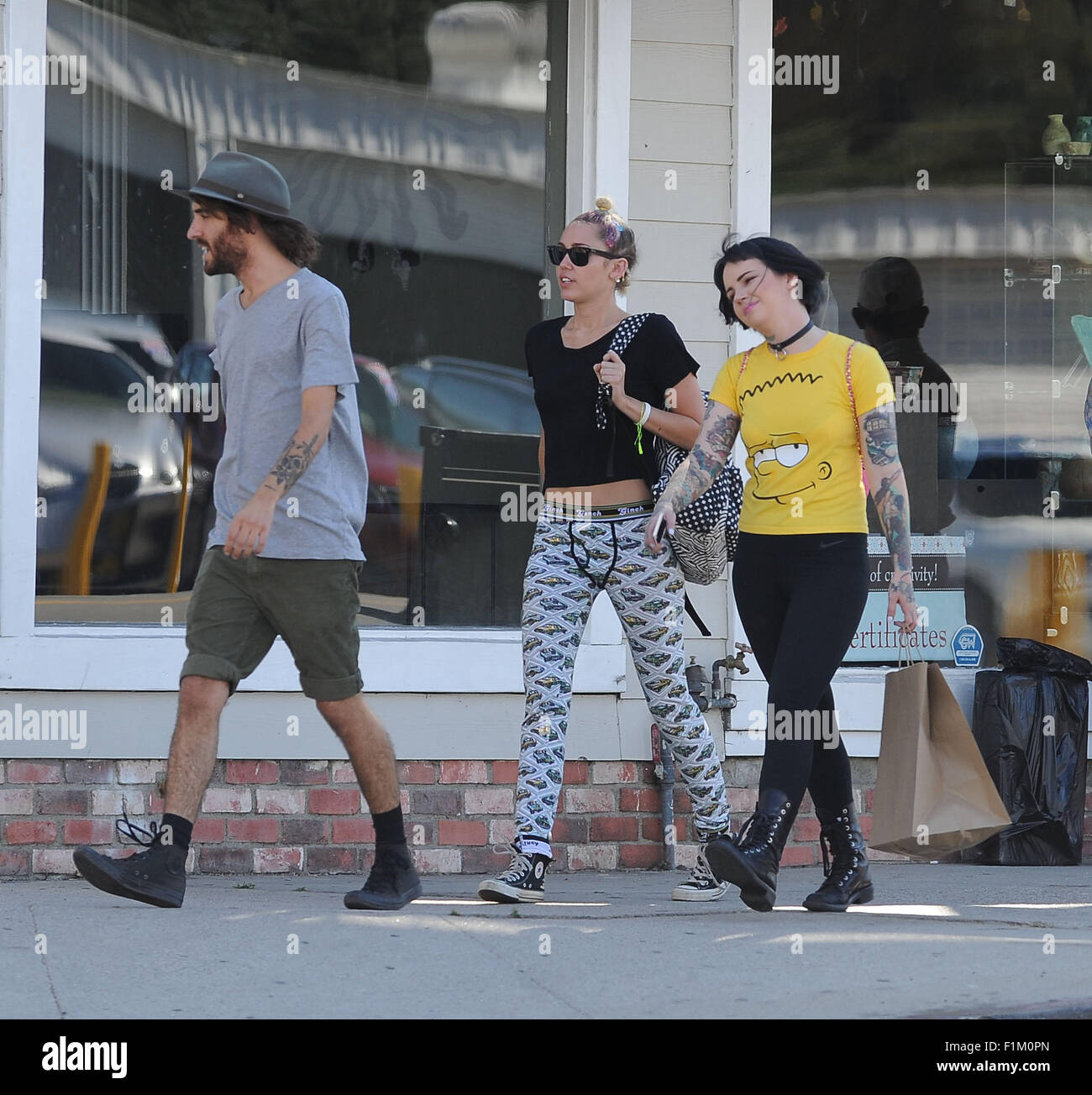 Miley Cyrus spotted leaving a Mexican restaurant in Studio City with ...