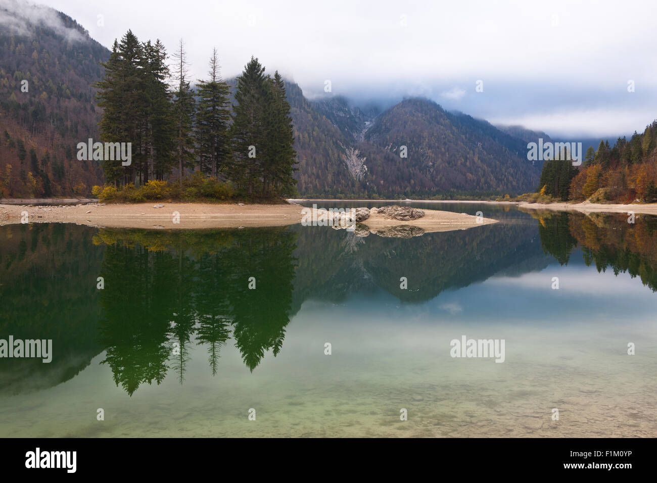 Lago del hi-res stock photography and images - Alamy