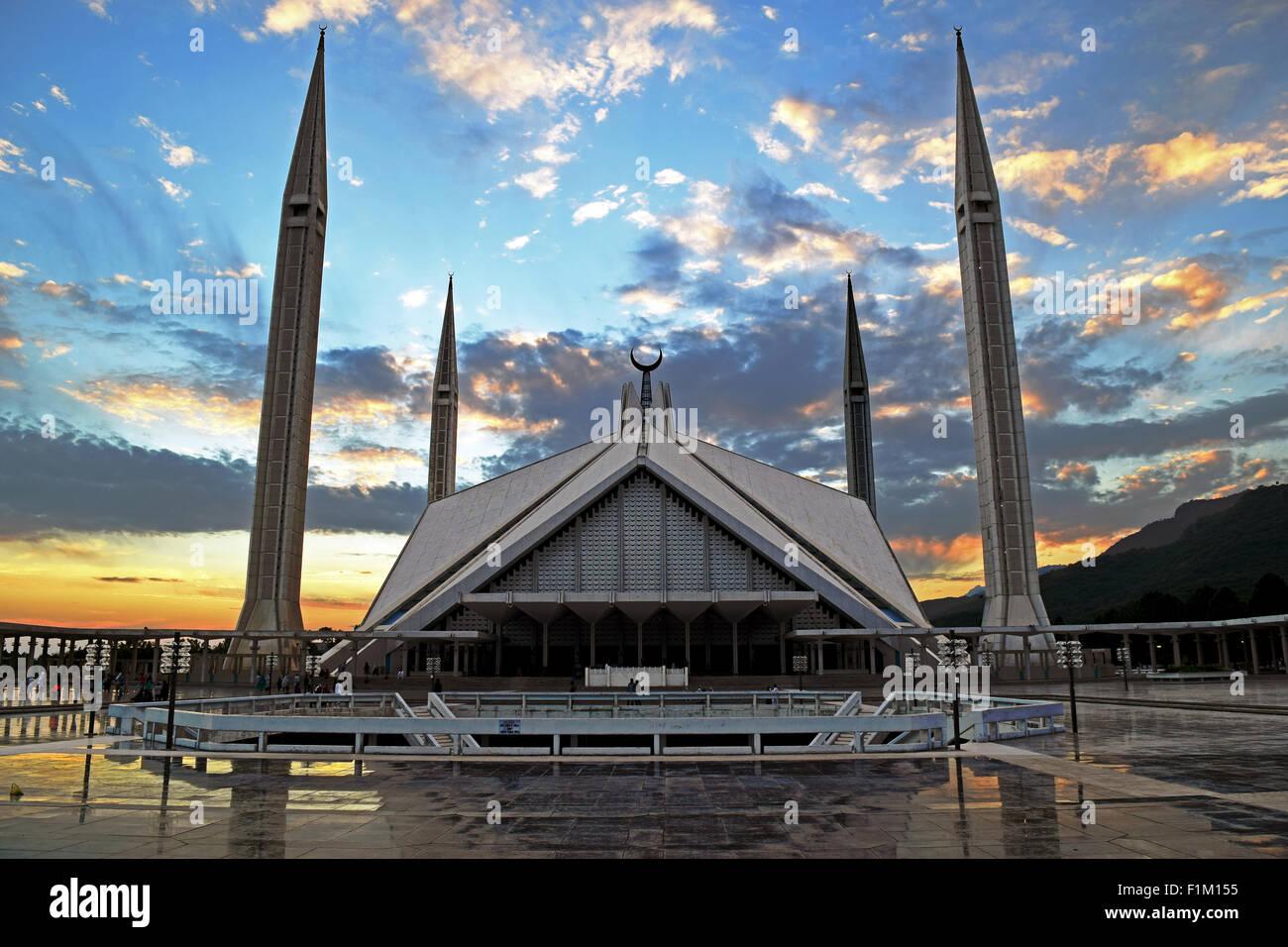 Faisal mosque in islamabad pakistan hi-res stock photography and images ...