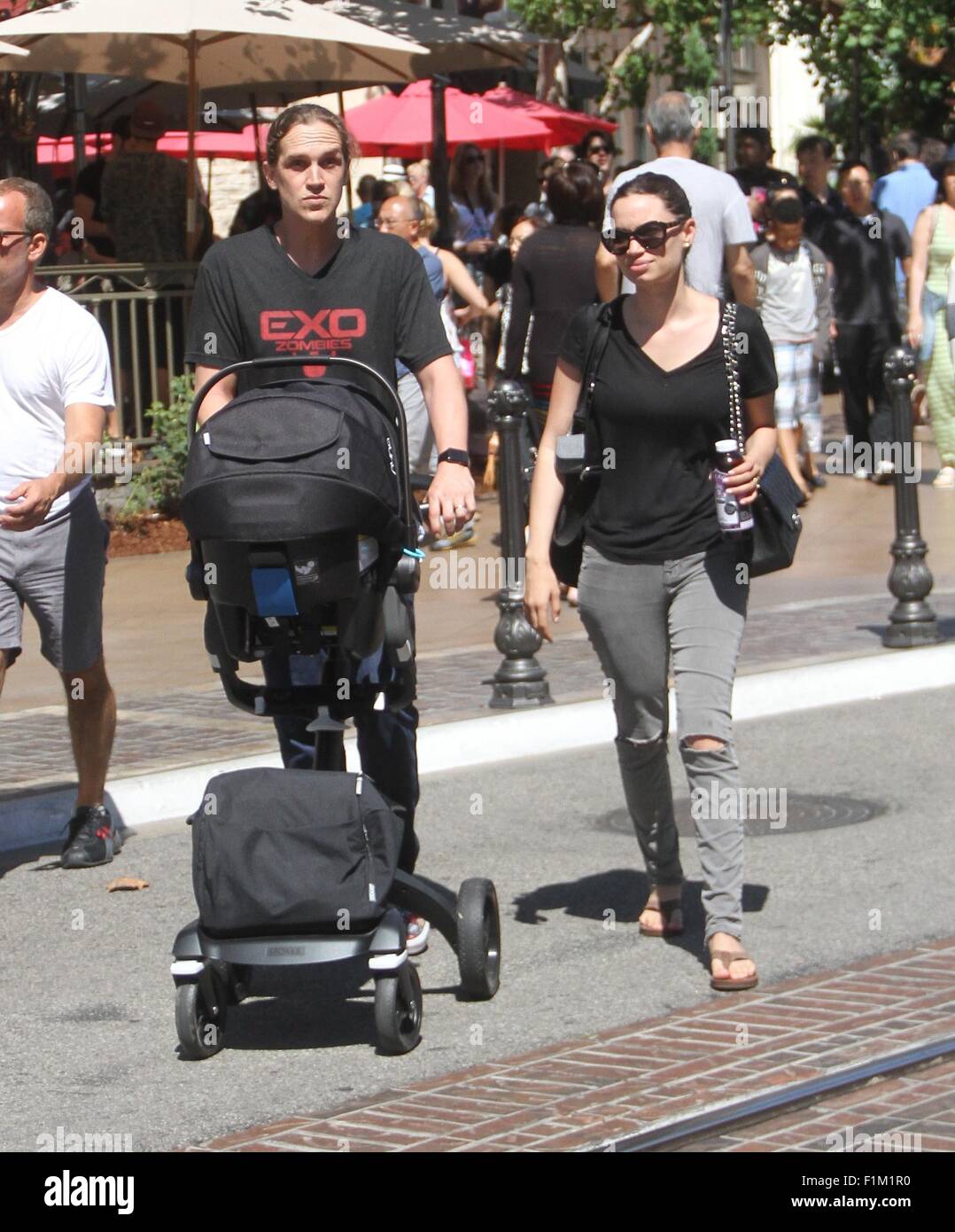 Jason Mewes takes his wife Jordan Monsanto and their daughter Logan Lee ...