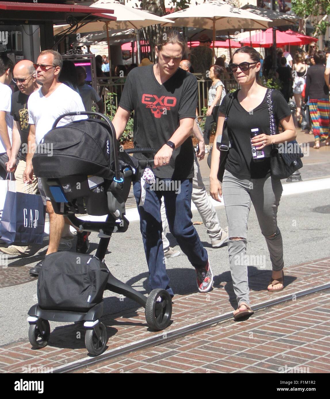 Jason Mewes takes his wife Jordan Monsanto and their daughter Logan Lee ...