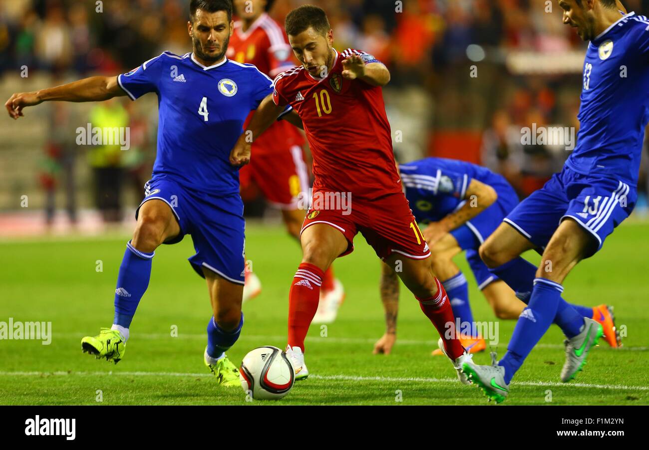 Brussels, Belgium. 3rd Sep, 2015. Eden Hazard (C) of Belgium breaks ...