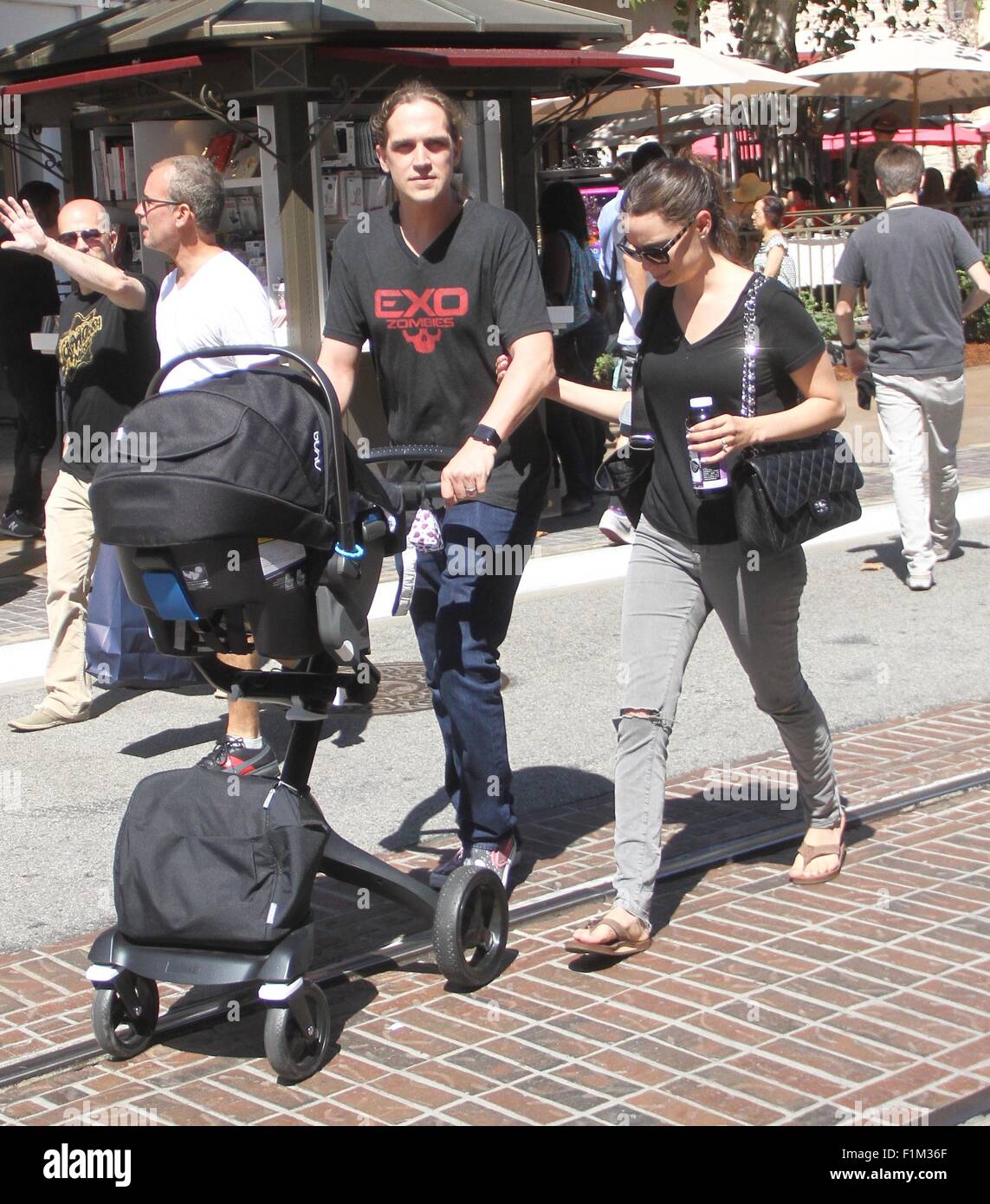 Jason Mewes takes his wife Jordan Monsanto and their daughter Logan Lee ...