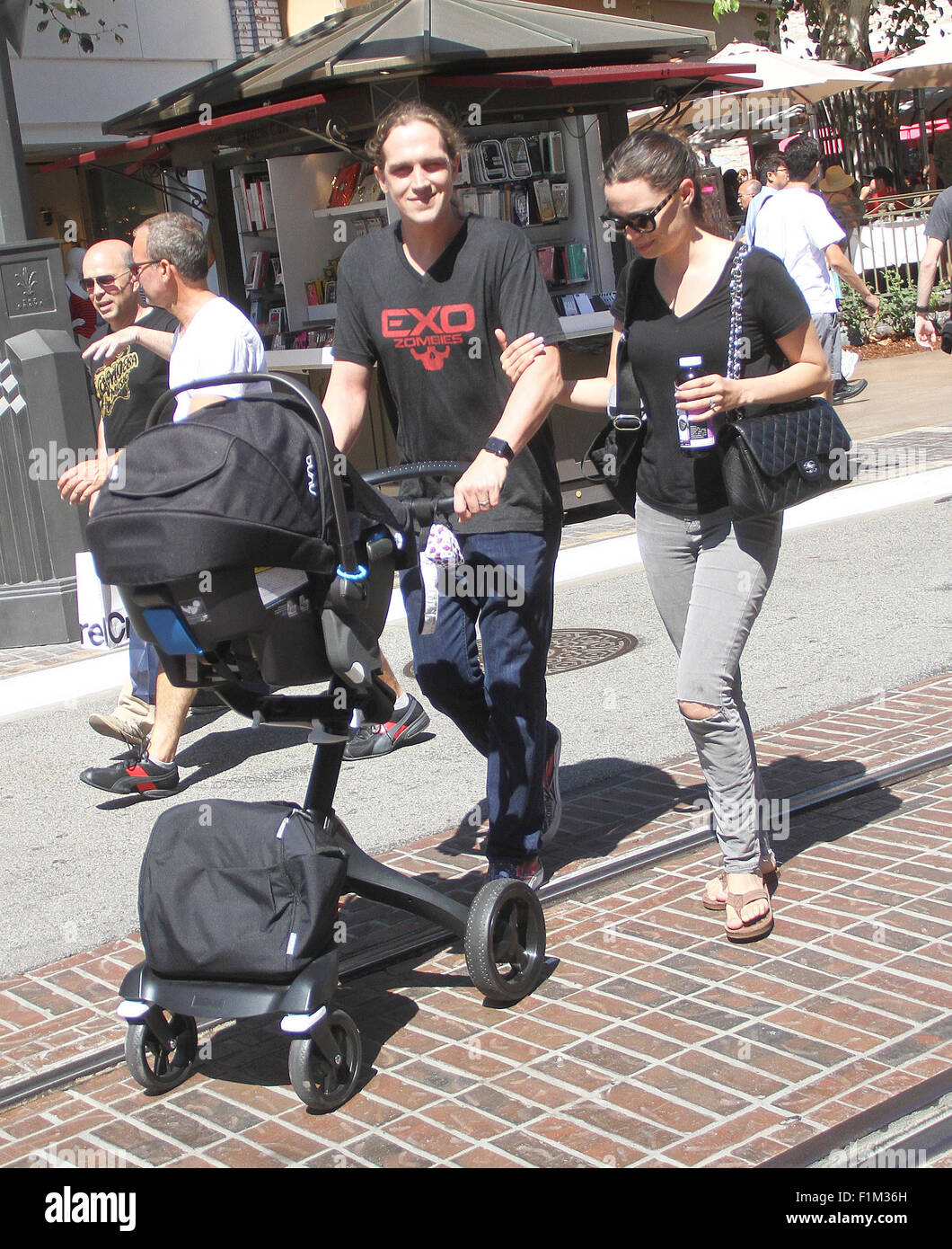 Jason Mewes takes his wife Jordan Monsanto and their daughter Logan Lee ...