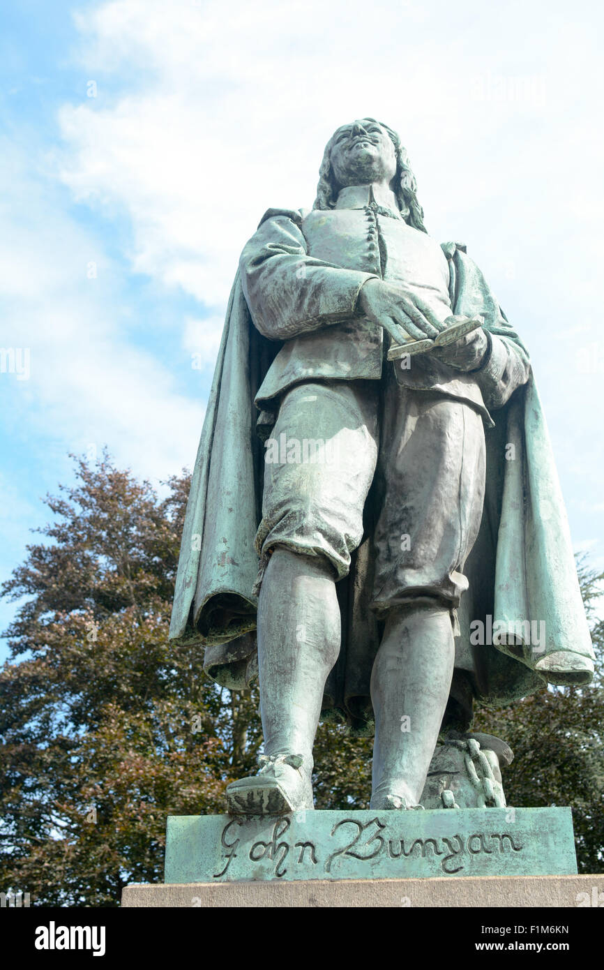 John bunyan statue bedford hi-res stock photography and images - Alamy
