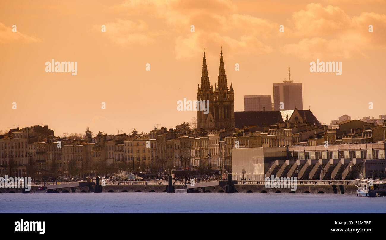 Bordeaux river wine hi-res stock photography and images - Alamy