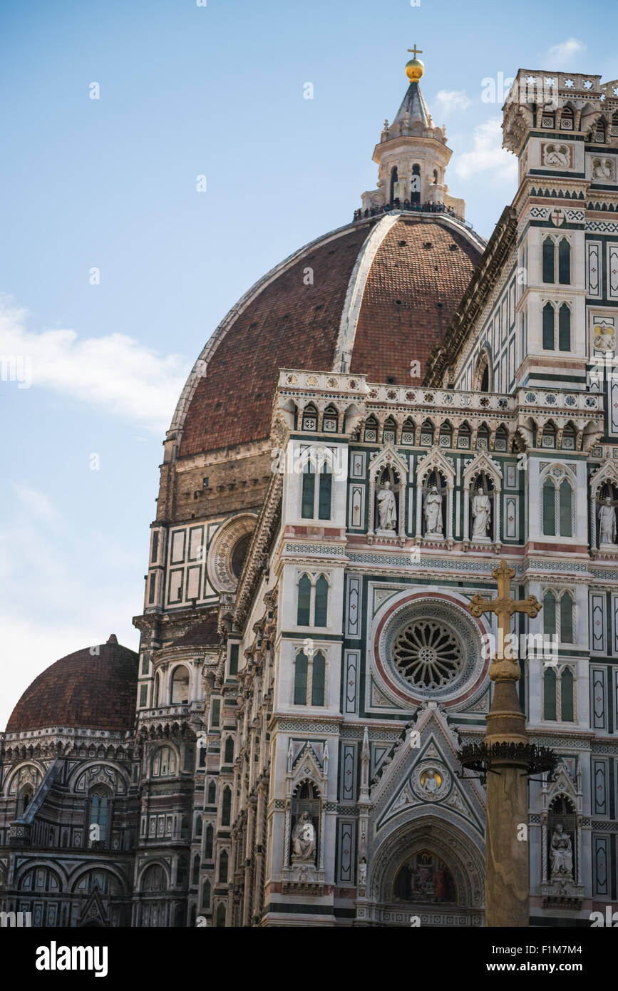 Photo of the Duomo di Firenze taken on a sunny morning Stock Photo - Alamy