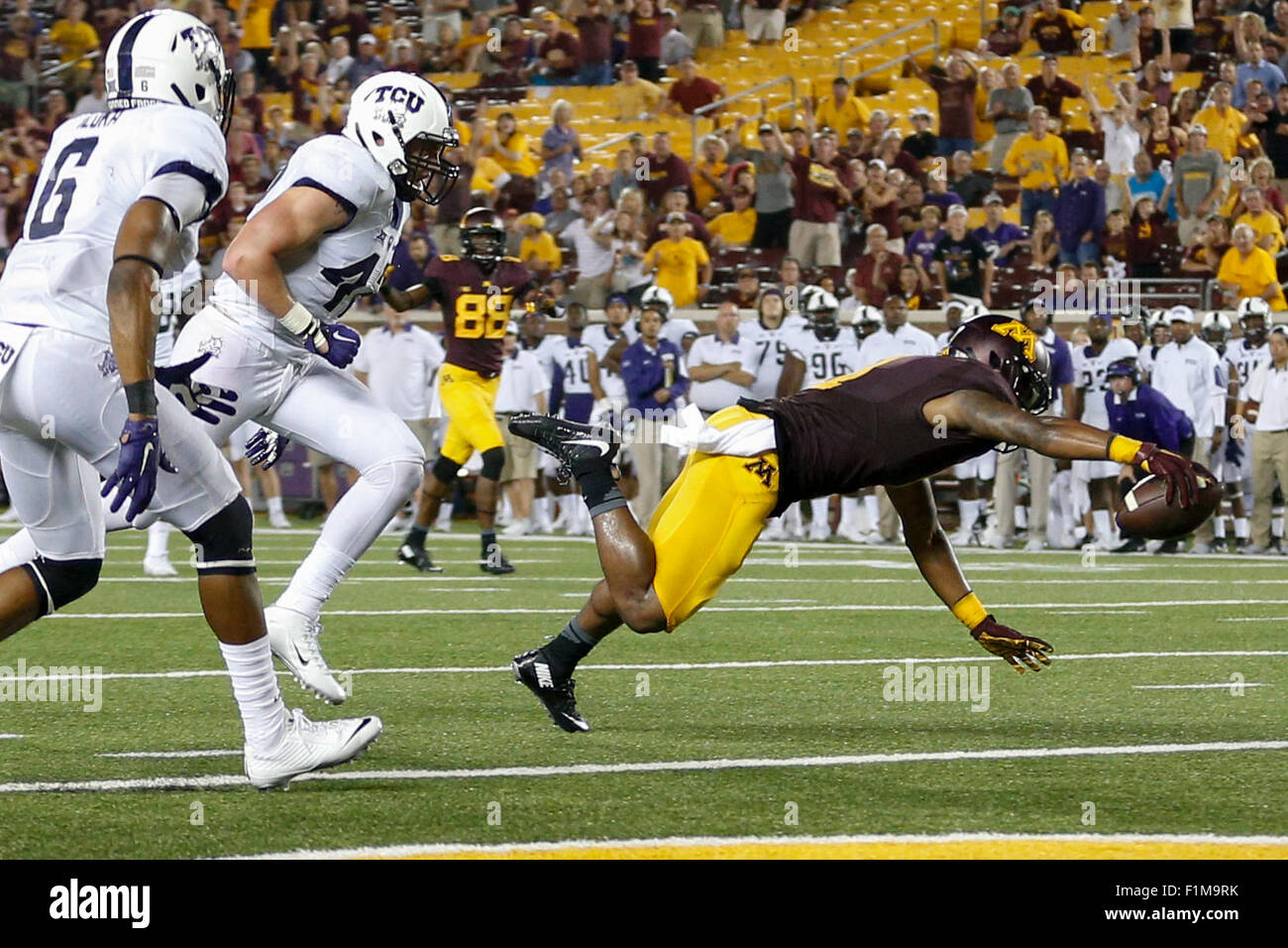 September 3, 2015: Minnesota Golden Gophers wide receiver KJ Maye (1 ...