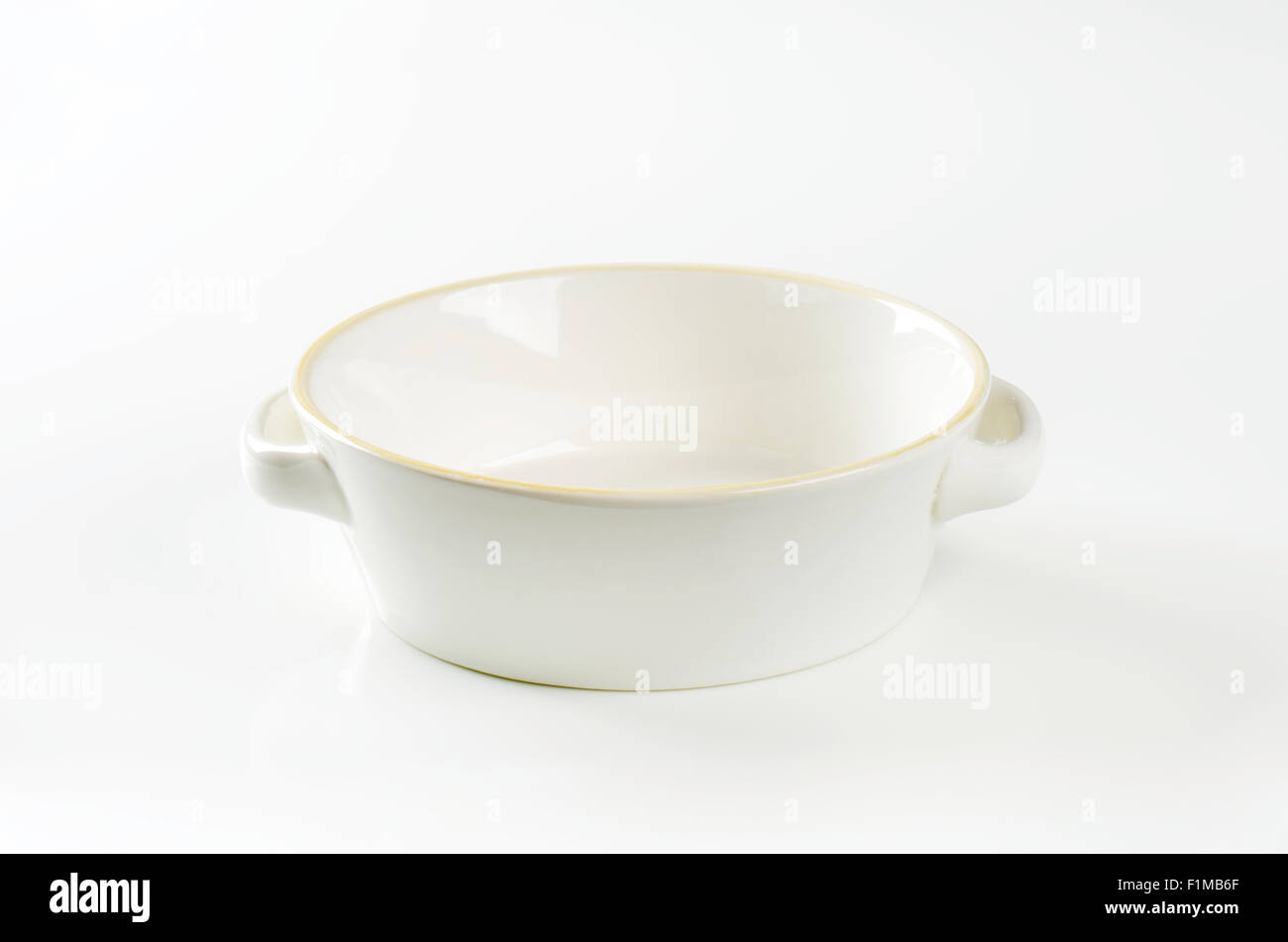 empty casserole dish on white background Stock Photo - Alamy