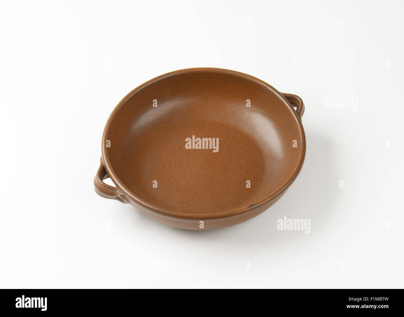empty casserole dish on white background Stock Photo - Alamy