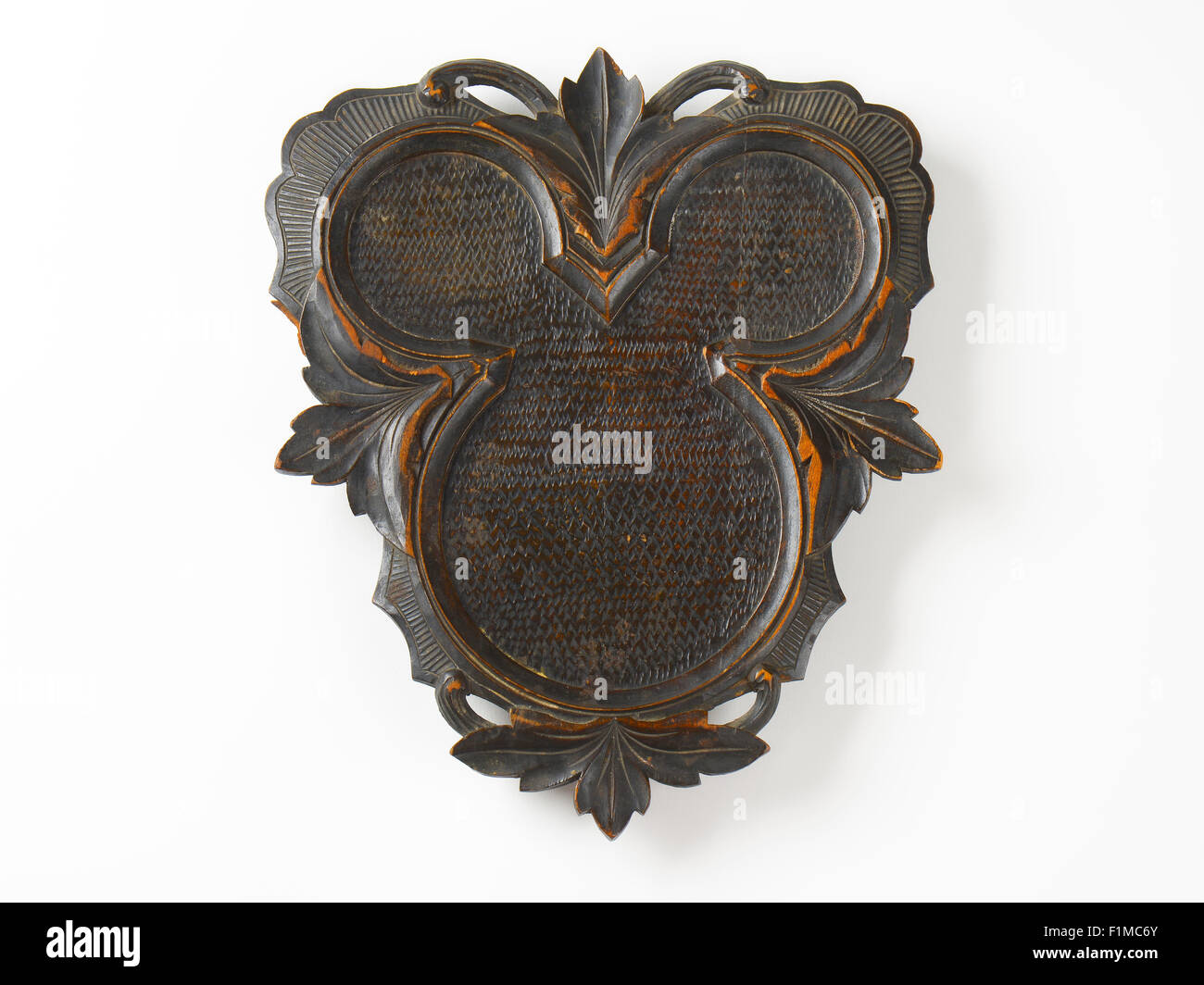 empty wooden dish mat on white background Stock Photo - Alamy empty wooden dish mat on white background Stock Photo - Alamy