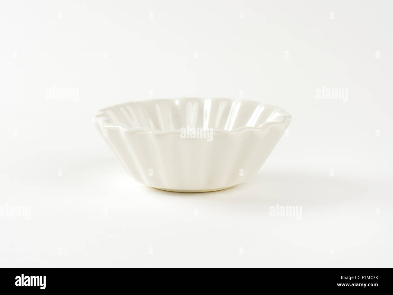 Decorative white bowl hi-res stock photography and images - Alamy