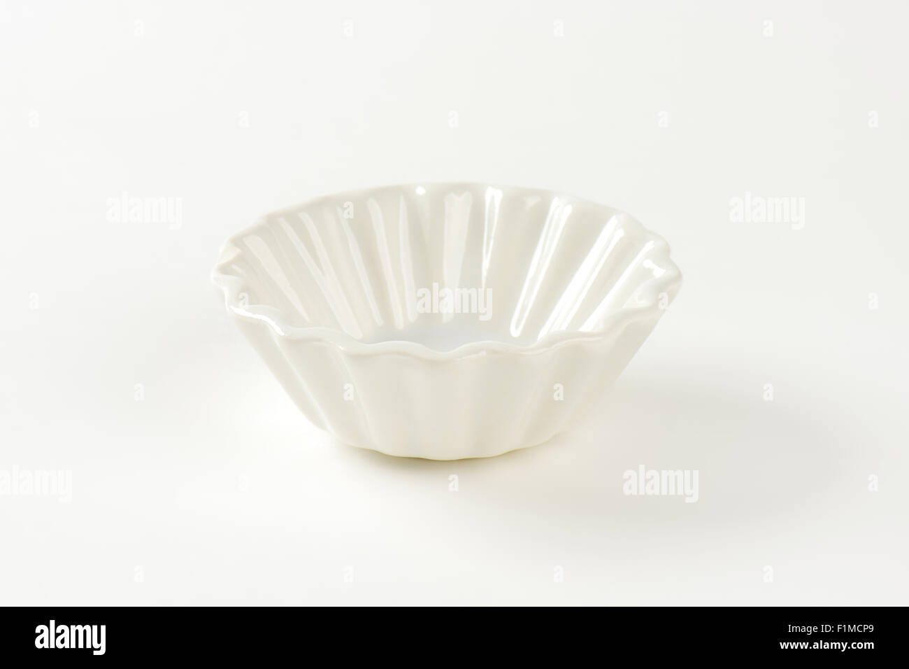 Decorative white bowl hi-res stock photography and images - Alamy