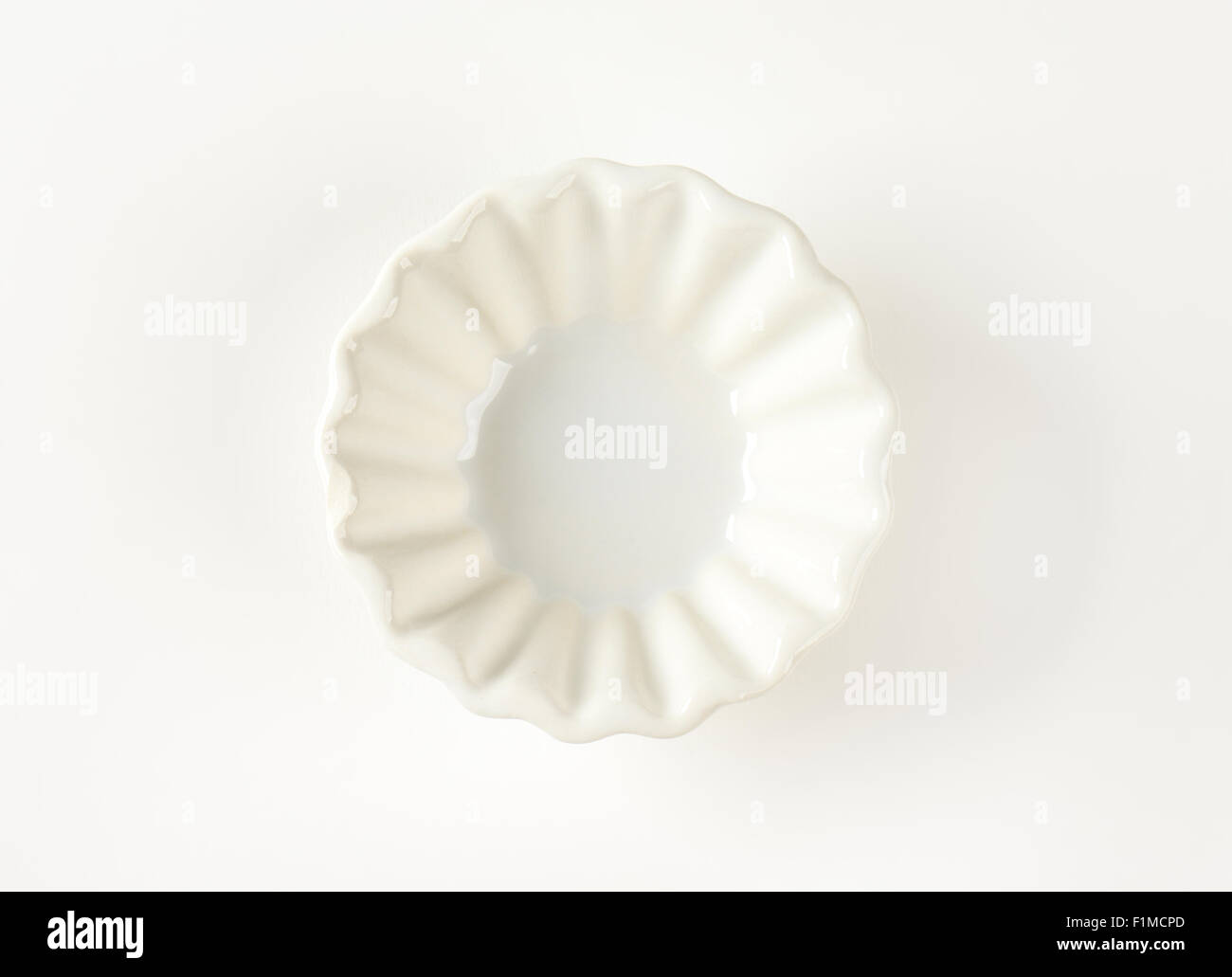 Decorative white bowl hi-res stock photography and images - Alamy