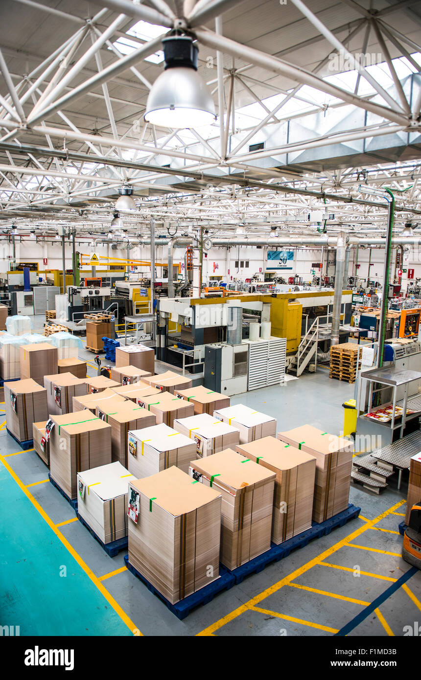 Paper factory hi-res stock photography and images - Alamy