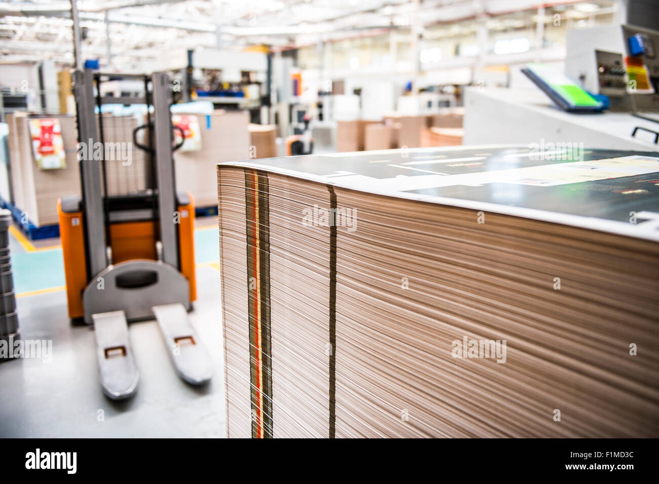Factory paper hi-res stock photography and images - Alamy