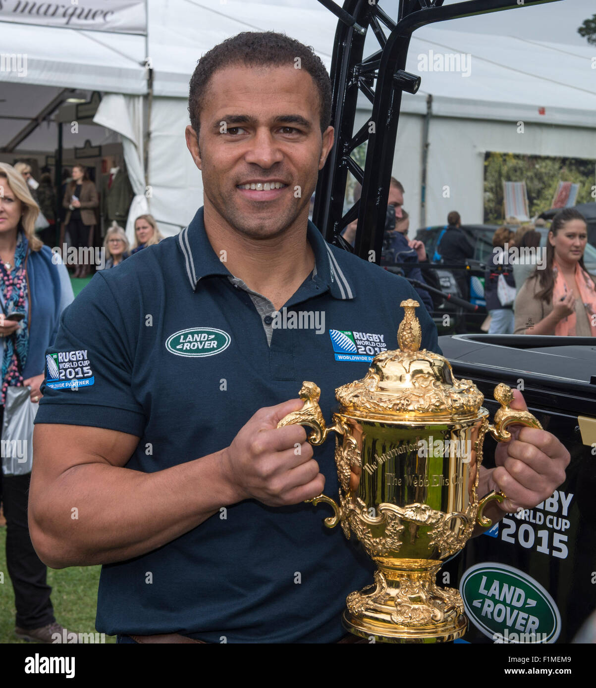 Former england rugby player hi-res stock photography and images - Alamy