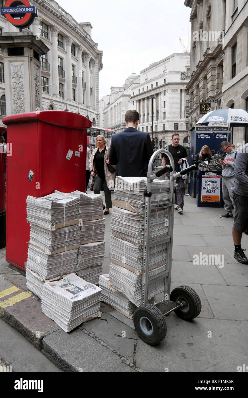 London street stack newspapers in hi-res stock photography and images ...