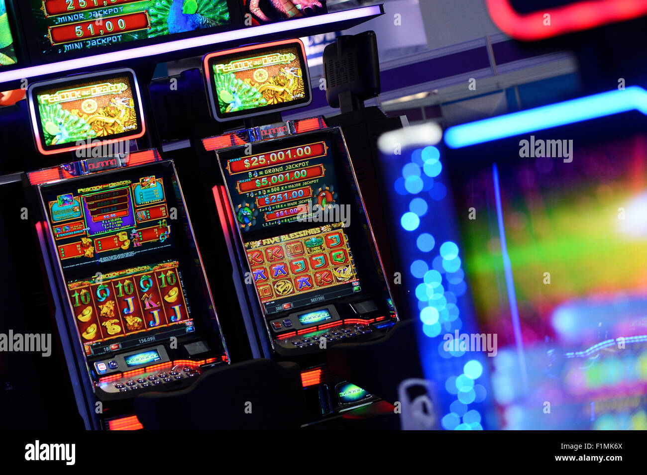 Fruit Machine And Pub Stock Photos & Fruit Machine And Pub Stock Images ...