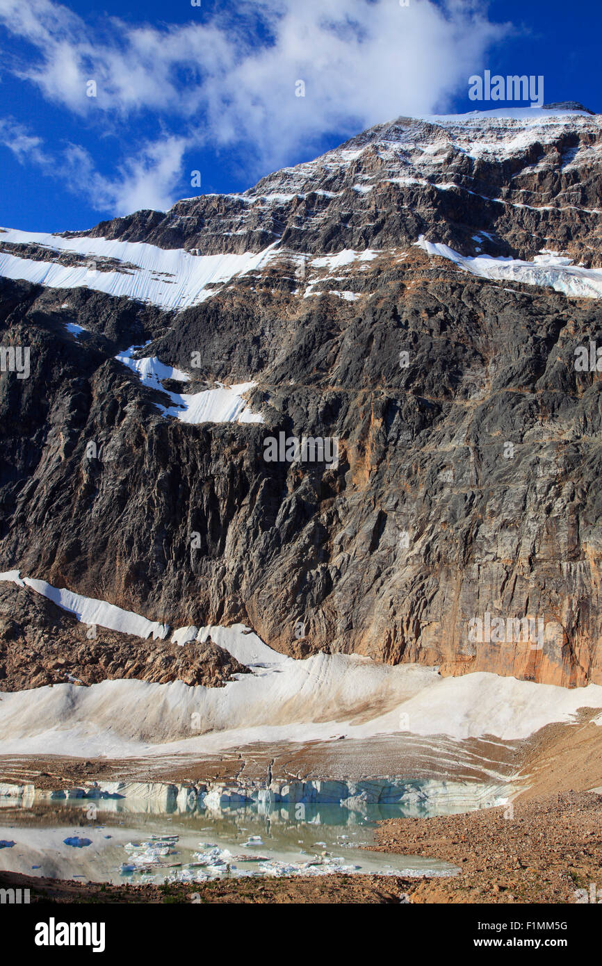 Canada, Alberta, Jasper National Park, Mount Edith Cavell, glacier lake ...