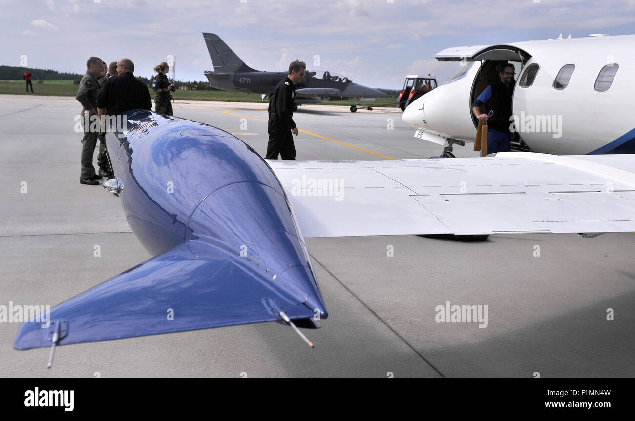 Learjet aircraft hi-res stock photography and images - Alamy