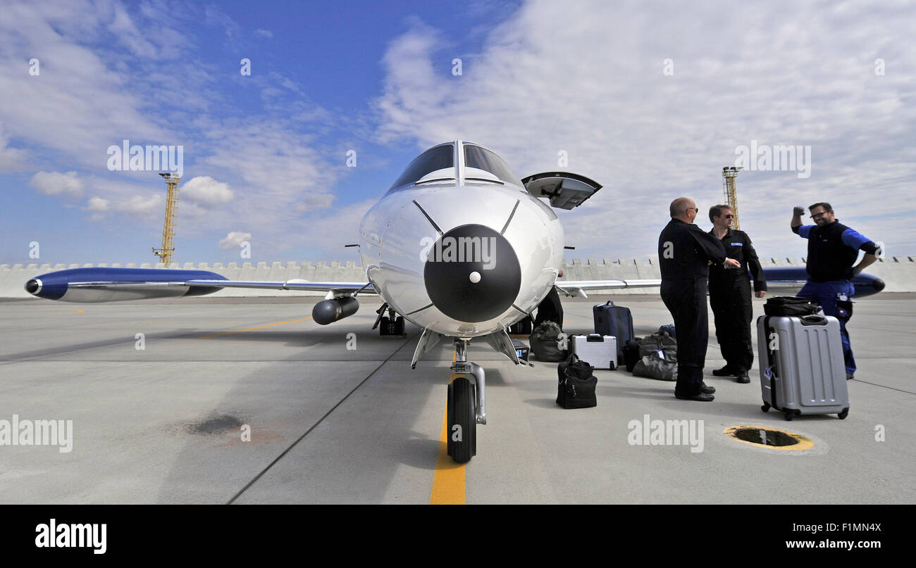 Learjet aircraft hi-res stock photography and images - Alamy