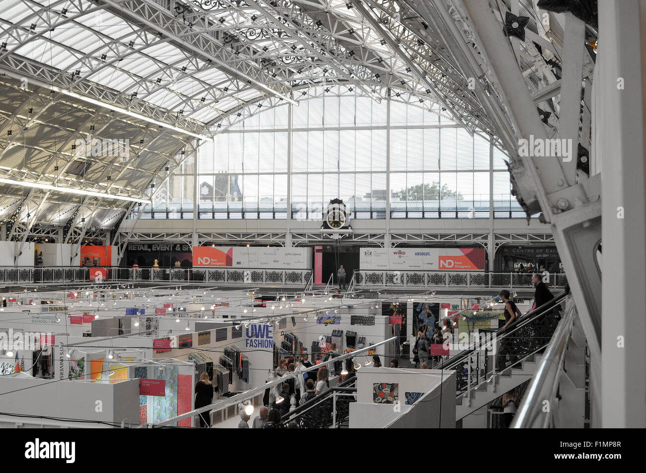 Exhibition hall with high ceiling and large light windows Stock Photo ...