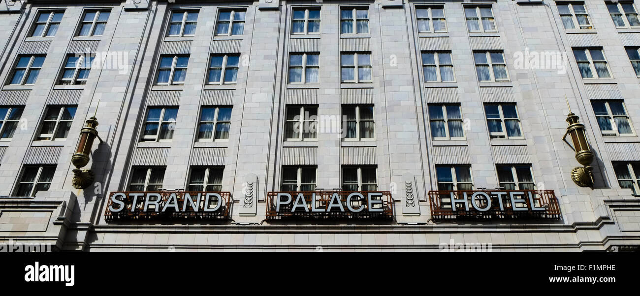 Strand palace hi-res stock photography and images - Alamy