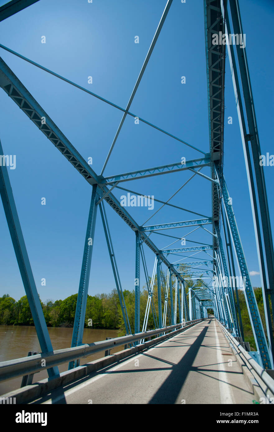 Bridge over the Wabash River near Prophetstown State Park in Indiana ...
