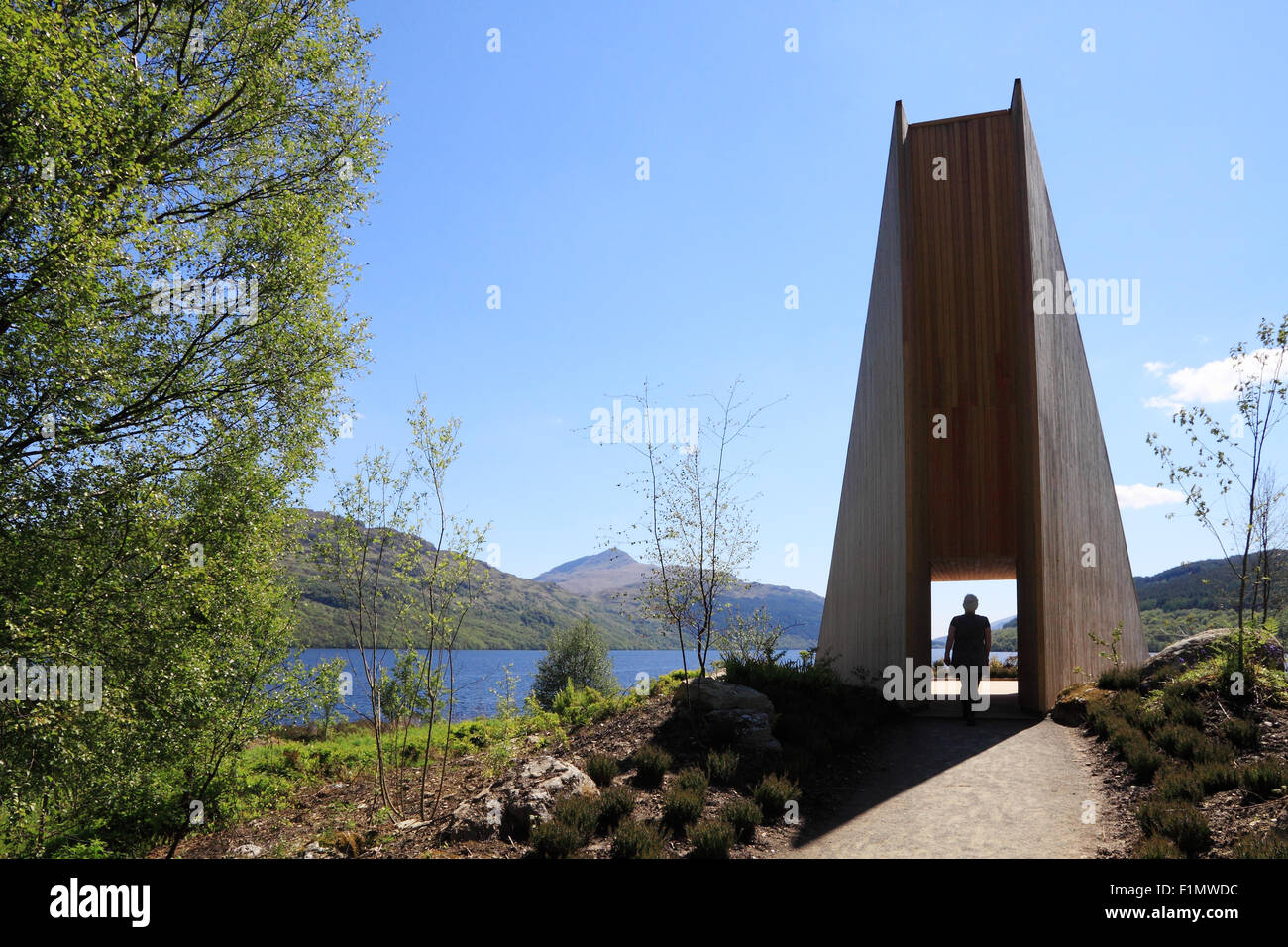 'An Ceann Mor' viewing platform at Inveruglas, offering views over Loch ...
