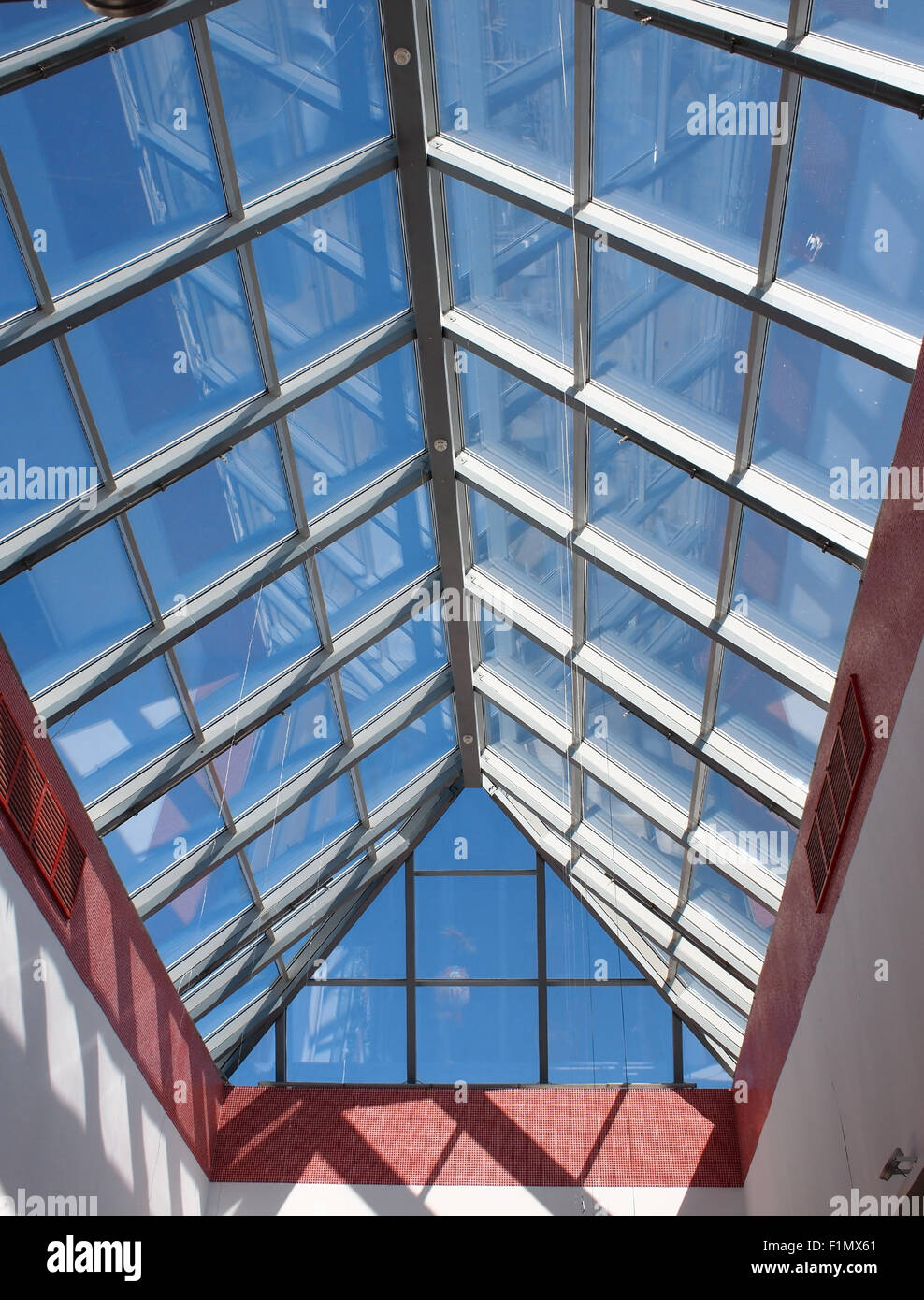 Transparent roof hi-res stock photography and images - Alamy