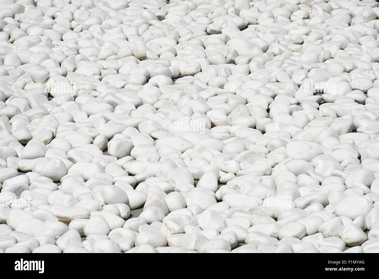 White granite pebbles hi-res stock photography and images - Alamy