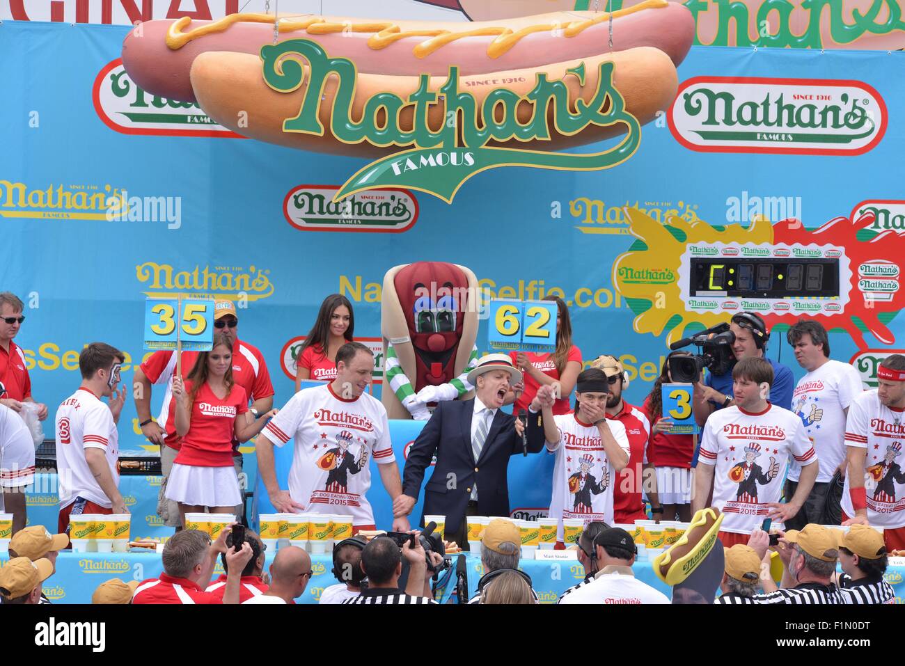 Nathan's Famous International Hot Dog Eating Contest at Coney Island ...
