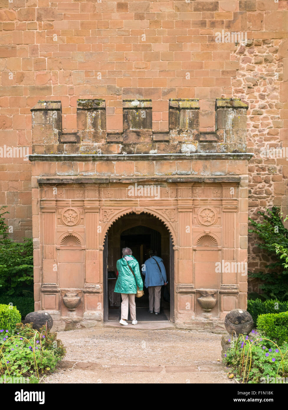 Kenilworth castle keep hi-res stock photography and images - Alamy