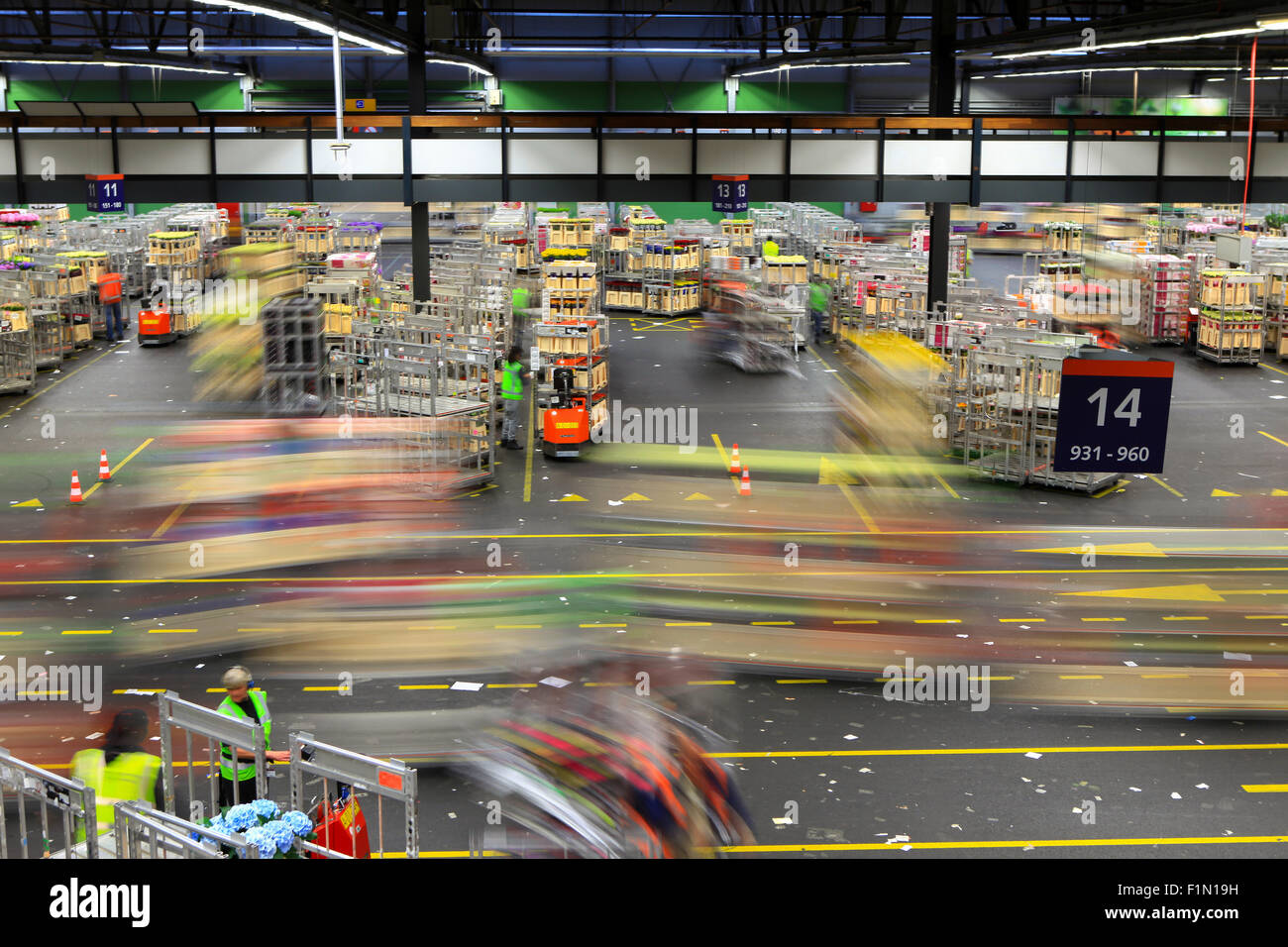 Flower hub hi-res stock photography and images - Alamy