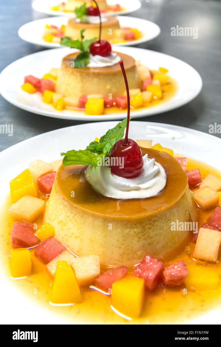 Melt pudding hi-res stock photography and images - Alamy