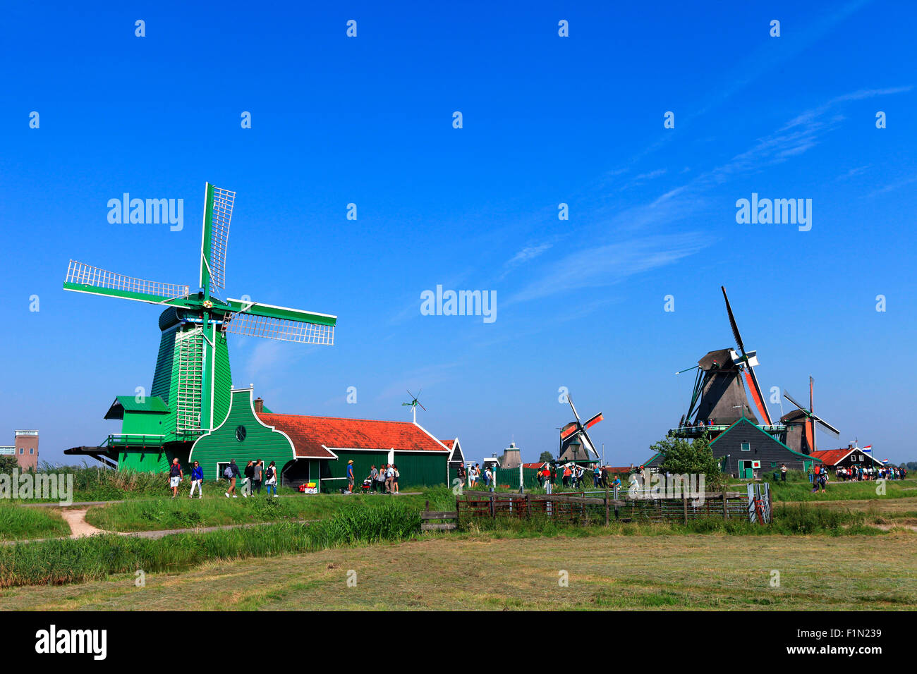 Classic Dutch windmill at Zaanse Schans Stock Photo - Alamy