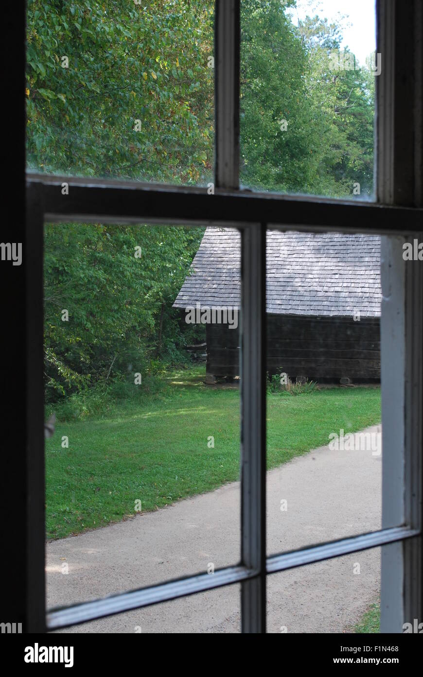 Wooden out building hi-res stock photography and images - Alamy