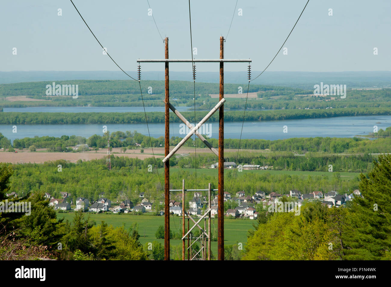 Metal electric poles hi-res stock photography and images - Alamy