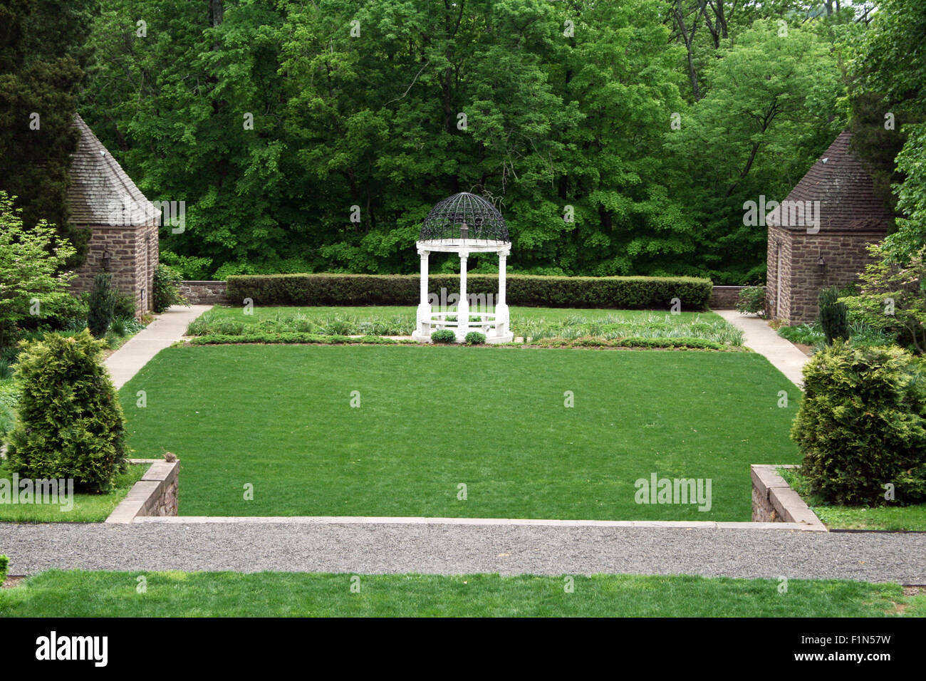 Timeless classic hi-res stock photography and images - Alamy