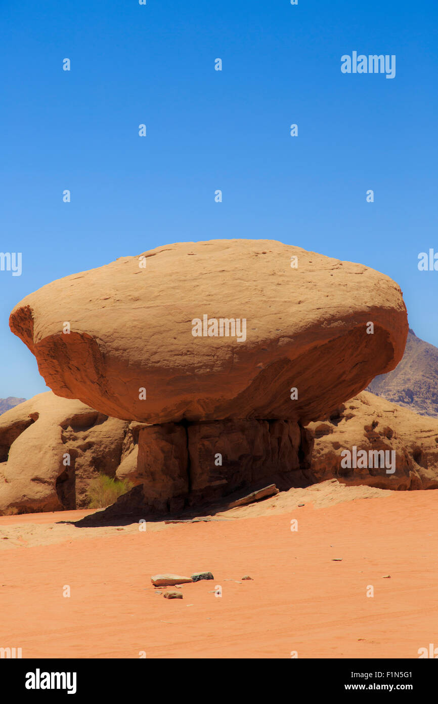Desert rock mushroom hi-res stock photography and images - Alamy