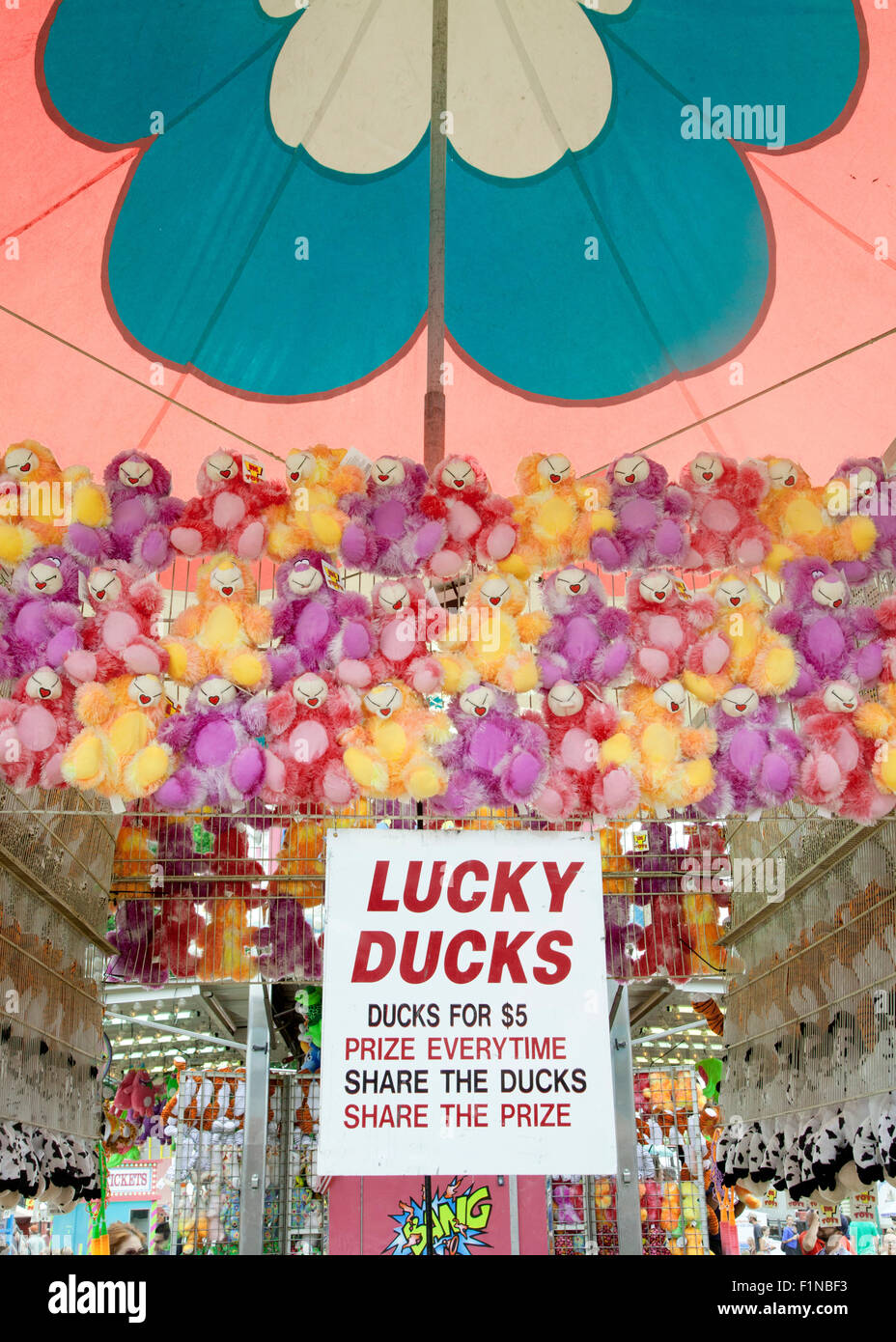 Carny fair hi-res stock photography and images - Alamy