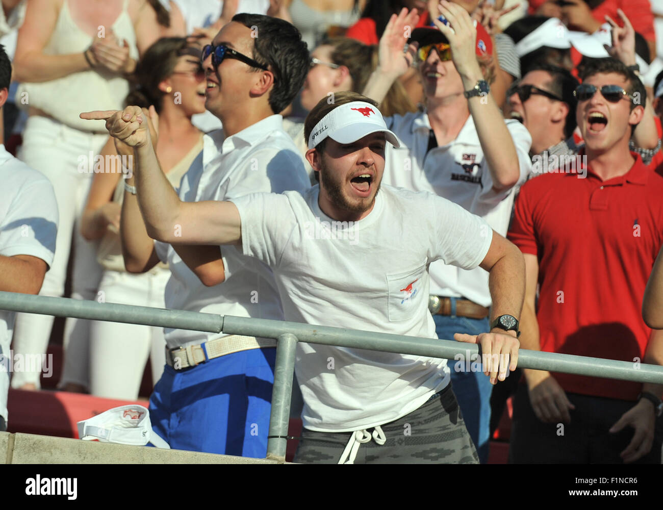 September: 04, 2015: Southern Methodist Mustangs fans cheering for ...