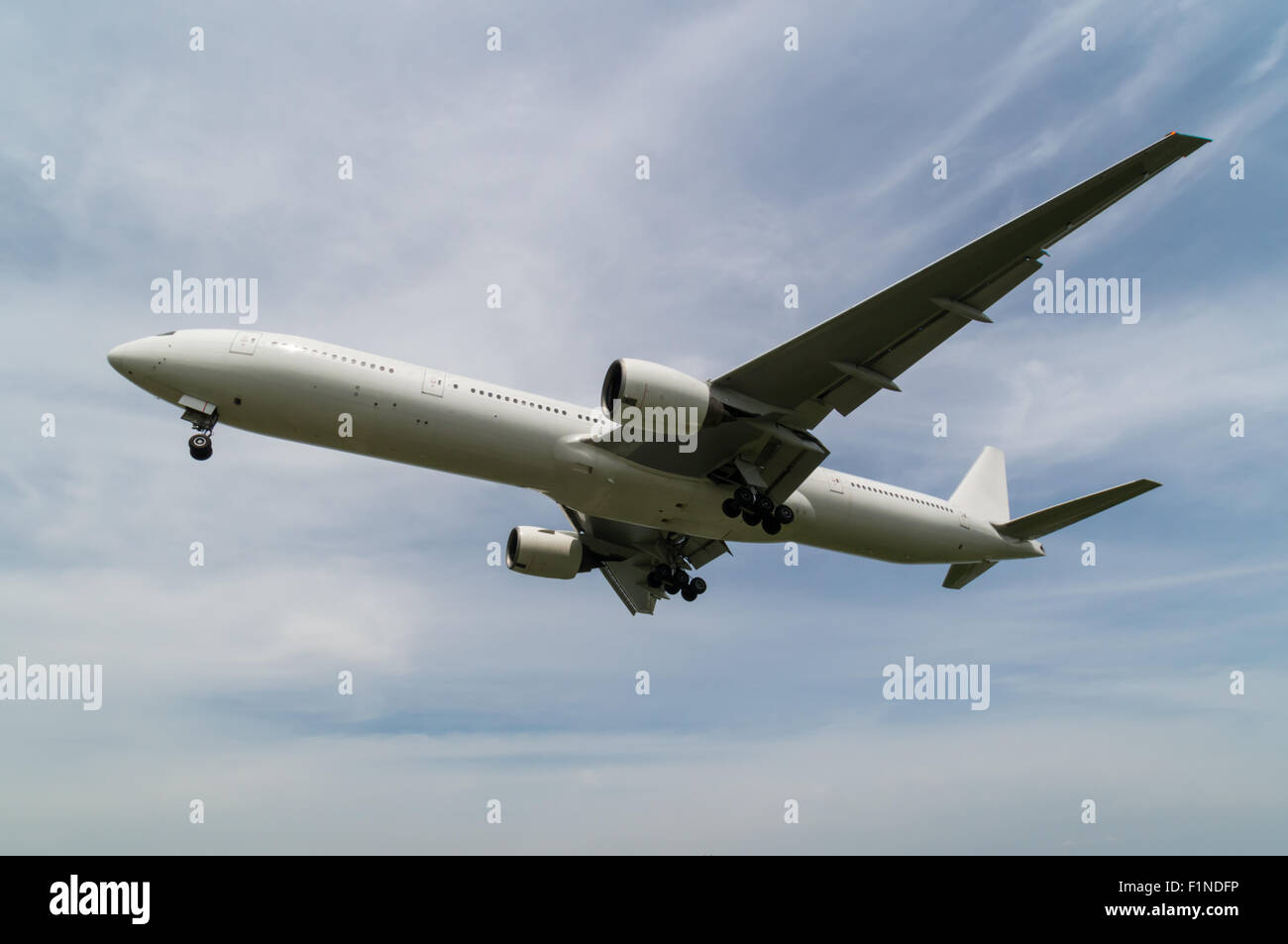 Boeing 777 300 jet hi-res stock photography and images - Alamy