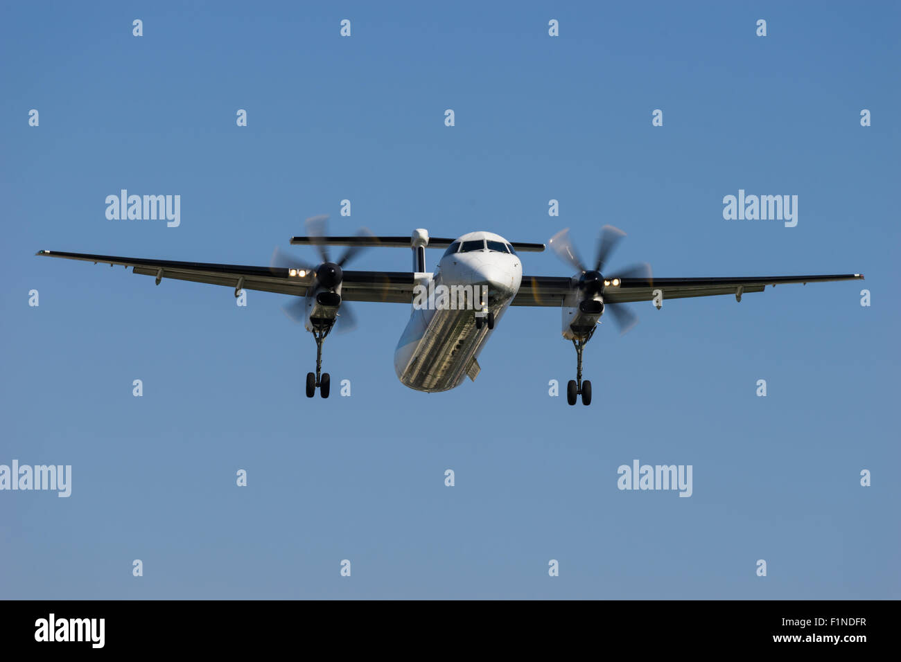 Q400 hi-res stock photography and images - Alamy