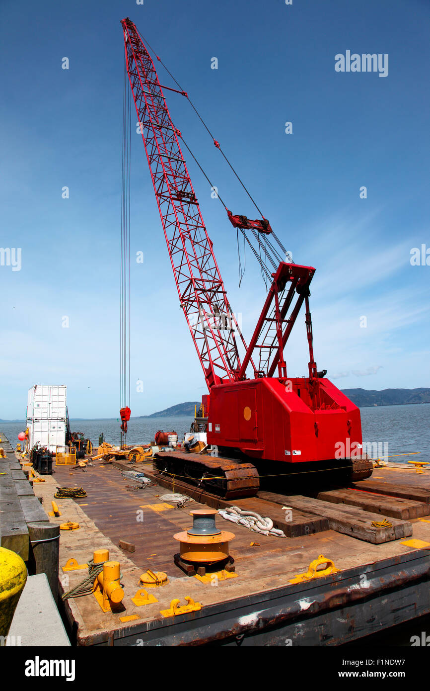 Industrial floating crane hi-res stock photography and images - Alamy