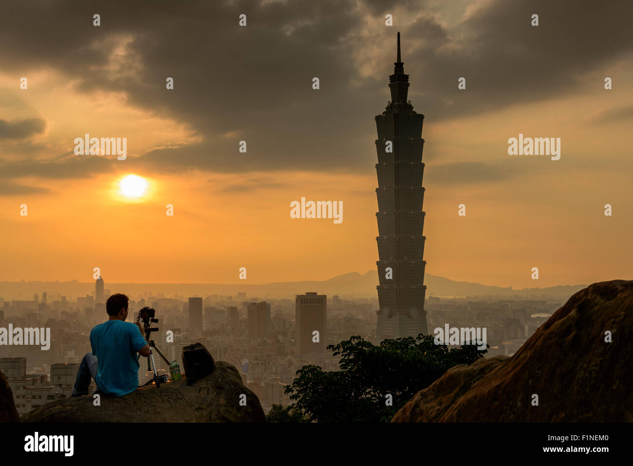 Taipei 101 sunset hi-res stock photography and images - Alamy