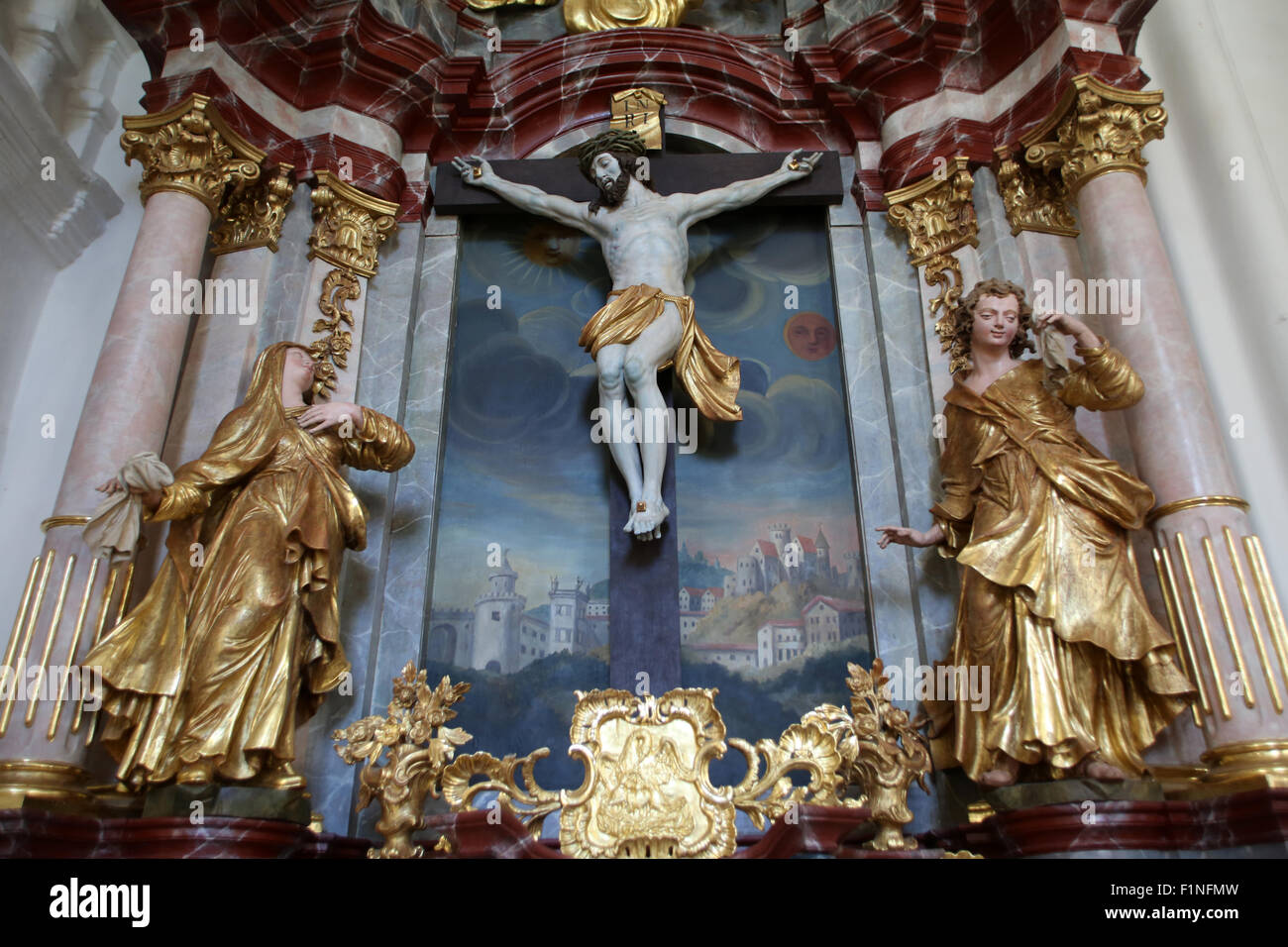 Catholic church altar cross hi-res stock photography and images - Alamy