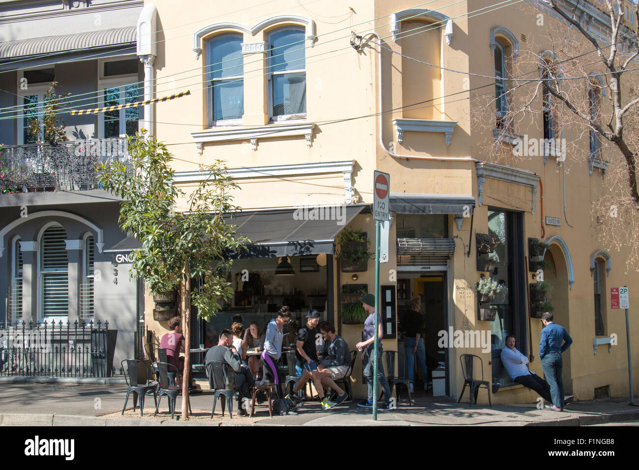 Crown street - Cafe with young people outside in Surry Hills a hip ...
